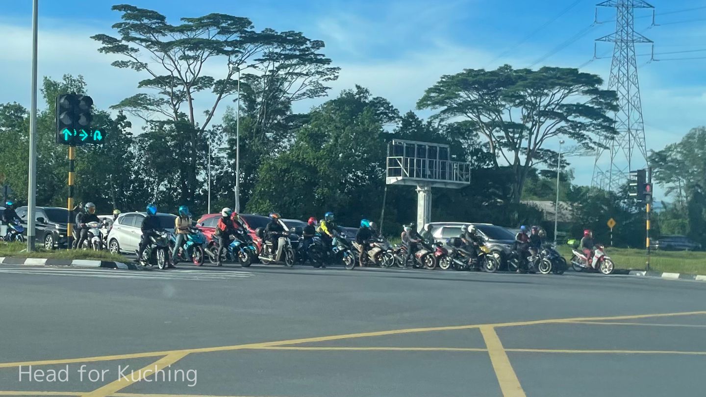 ここが驚き！マレーシアの交通ルールとマナー - Head for Kuching〜東マレーシア移住計画〜